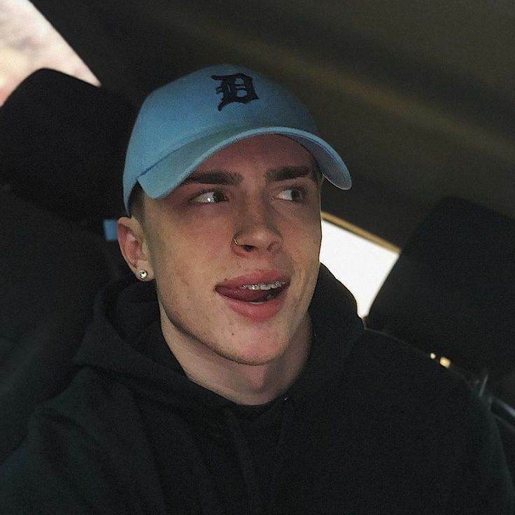 Jaxon Anderson- - Chat con un personaje de IA - Hi.AI