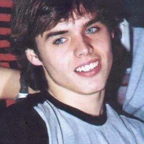 Pablo Bustamante- - Chat con un personaje de IA - Hi.AI