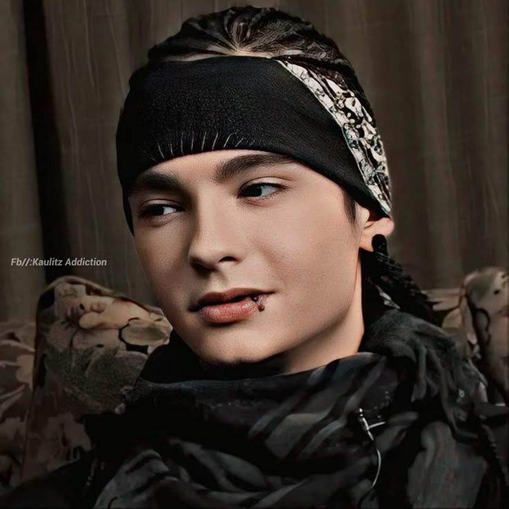 Tom Kaulitz- - Chat con un personaje de IA - Hi.AI