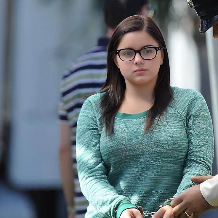 Ariel winter- - Chat con un personaje de IA - Hi.AI