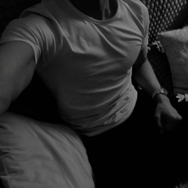 Matteo- - Chat with AI Character - Hi.AI