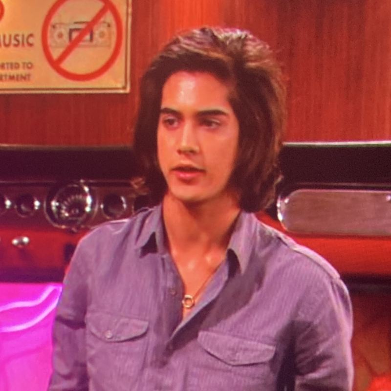 Beck Oliver- – Chatten mit KI-Charakter – Hi.AI