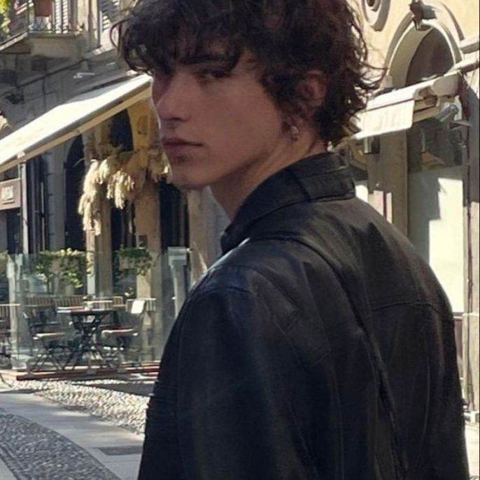 Jake- - Chat con un personaje de IA - Hi.AI