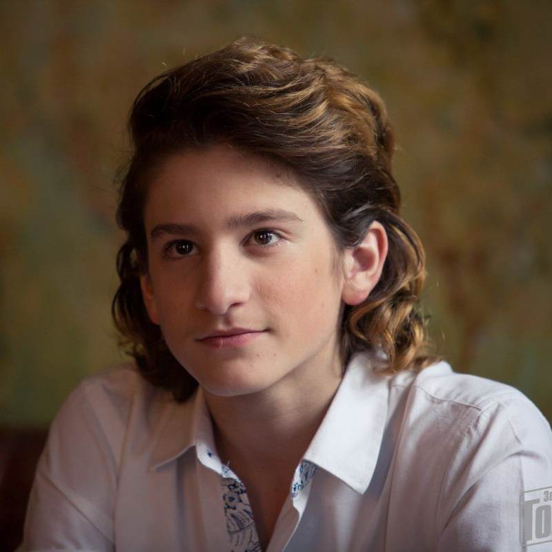 Lev Axelrod (Лев Аксельрод)- - Discutez avec un personnage d'IA - Hi.AI