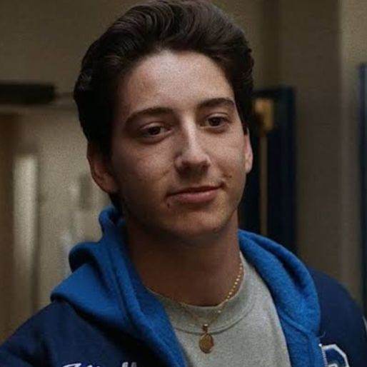 Wally Clark- - Chat con un personaje de IA - Hi.AI