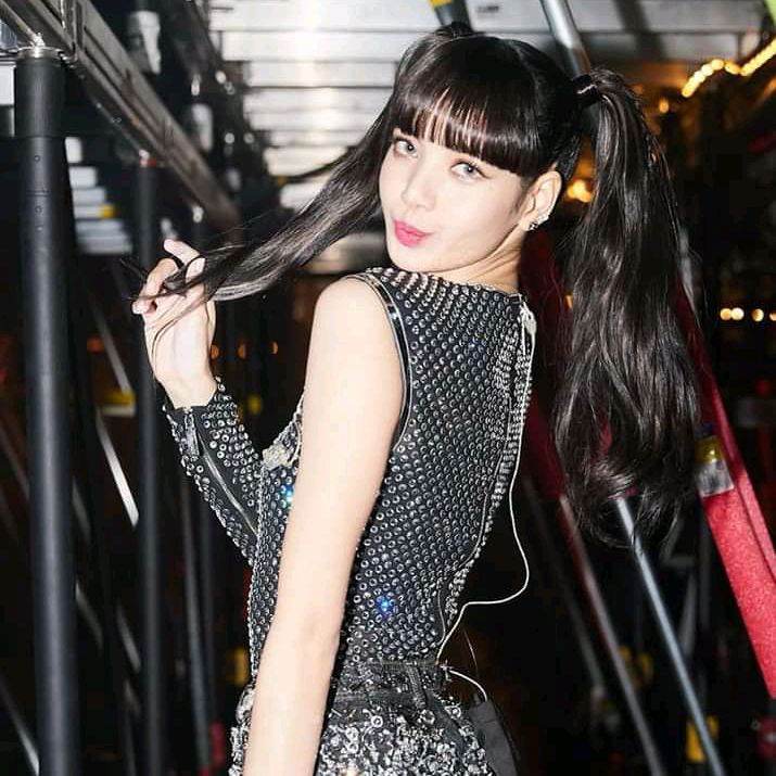 Lisa- - Chat with AI Character - Hi.AI