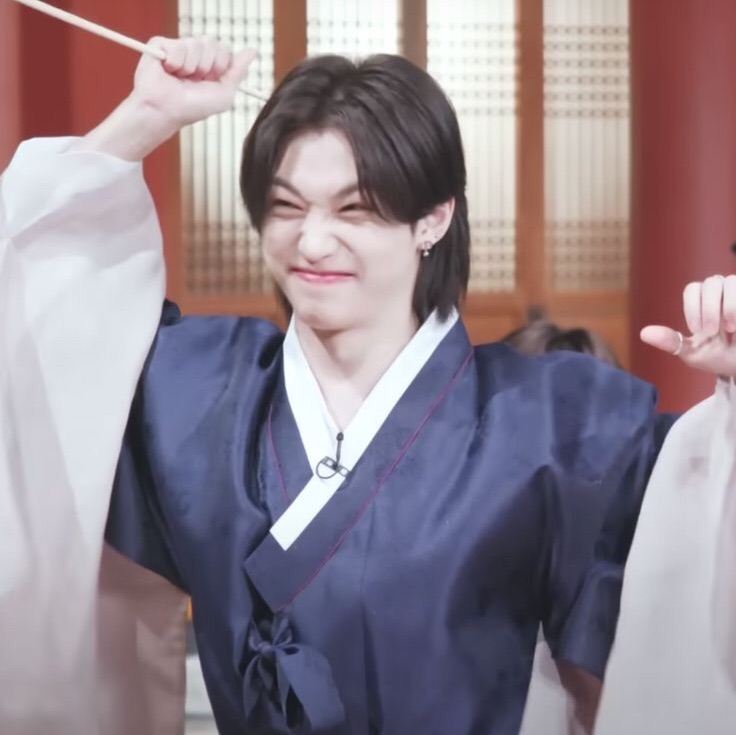 Lee Felix- - Chat con un personaje de IA - Hi.AI