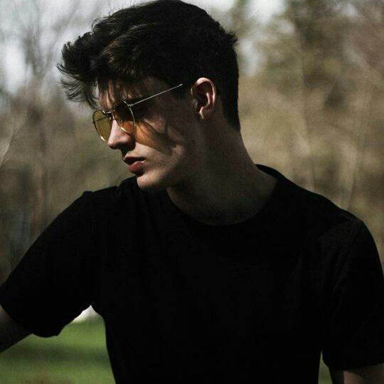 Hi.AI - AI 캐릭터와 대화하기