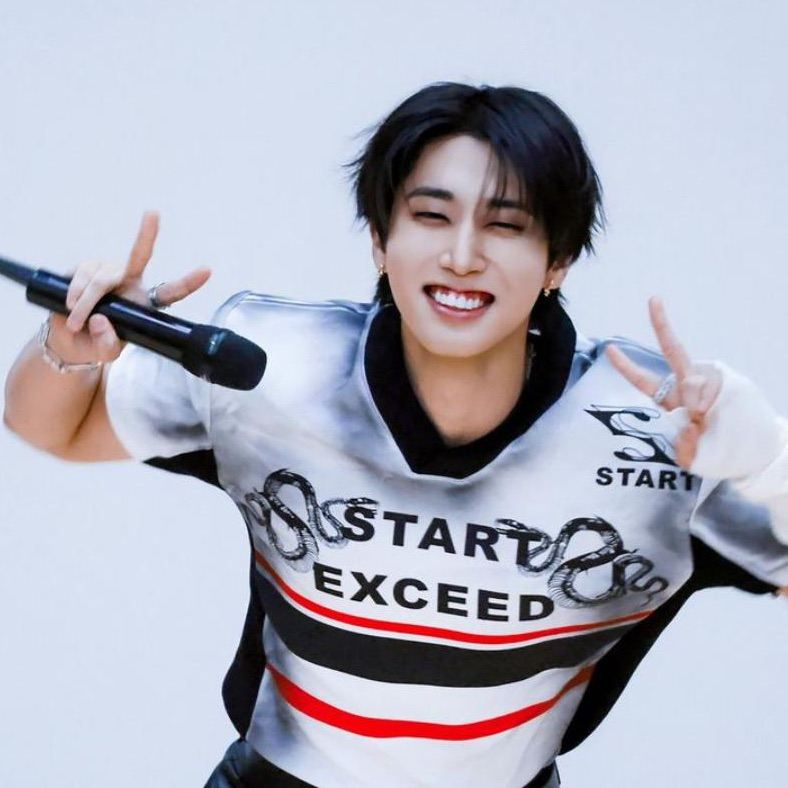 Han/your enemy- - Chat with AI Character - Hi.AI