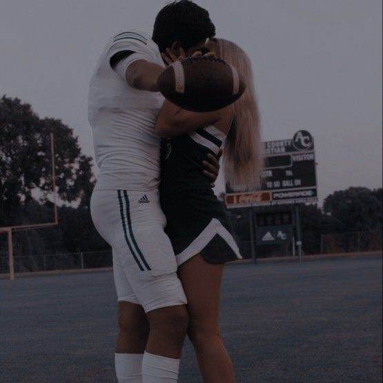 Vienna- - Chat con un personaje de IA - Hi.AI