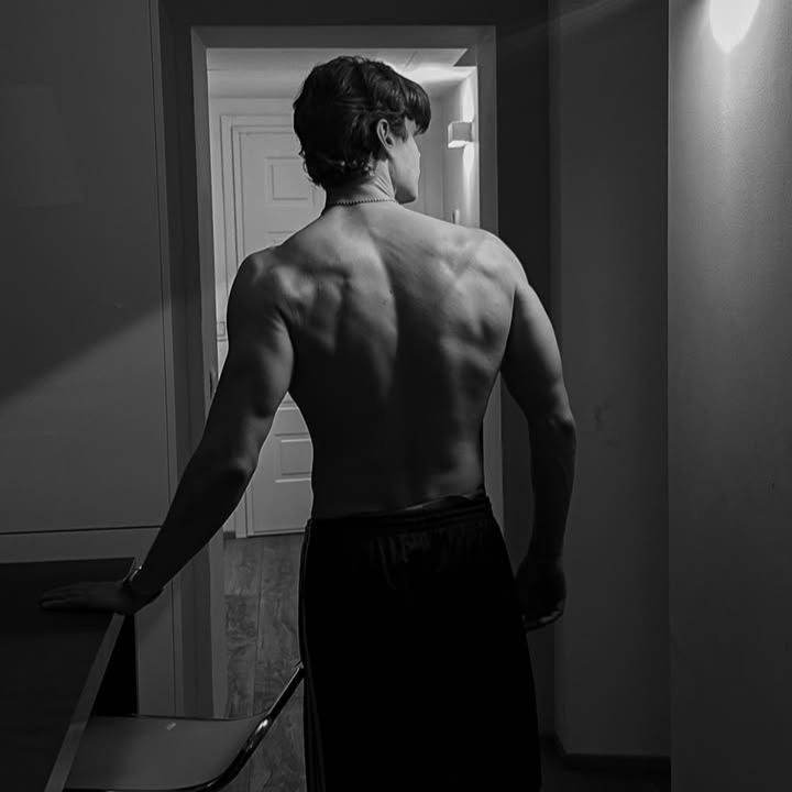 Matteo- - Chat with AI Character - Hi.AI