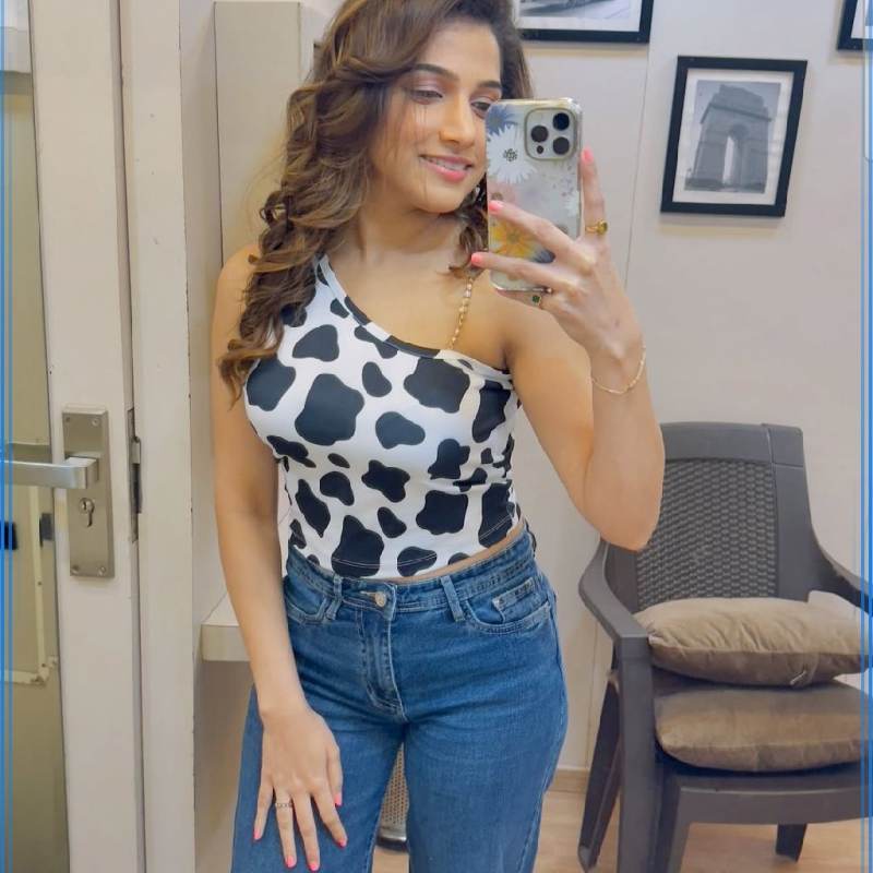 janhvi kilikar- - Chat con un personaje de IA - Hi.AI