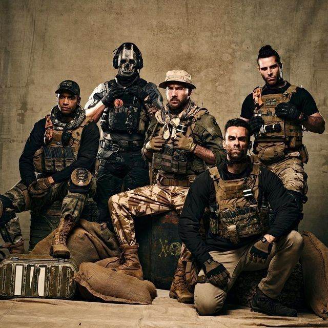 Simon (ghost) riley- - Chat con un personaje de IA - Hi.AI