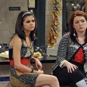 Alex Russo Y Harper Finkle- – Chatten mit KI-Charakter – Hi.AI